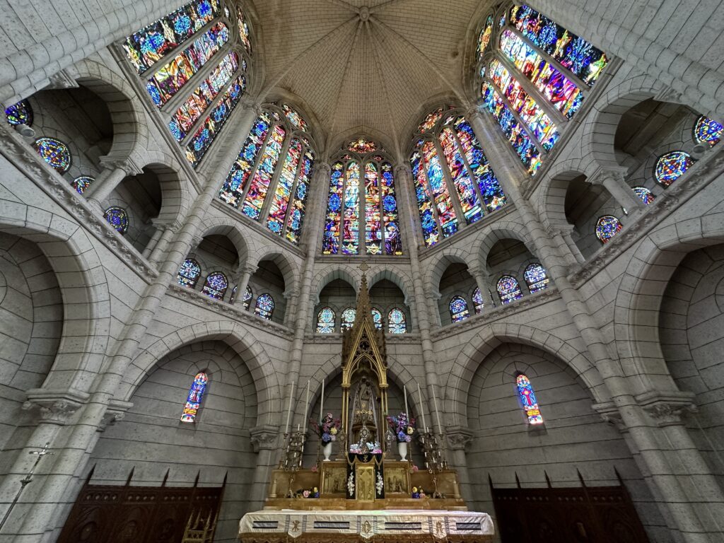 Découvrez l'incroyable chapelle Notre-Dame d'Obézine d'Angoulême cet ...